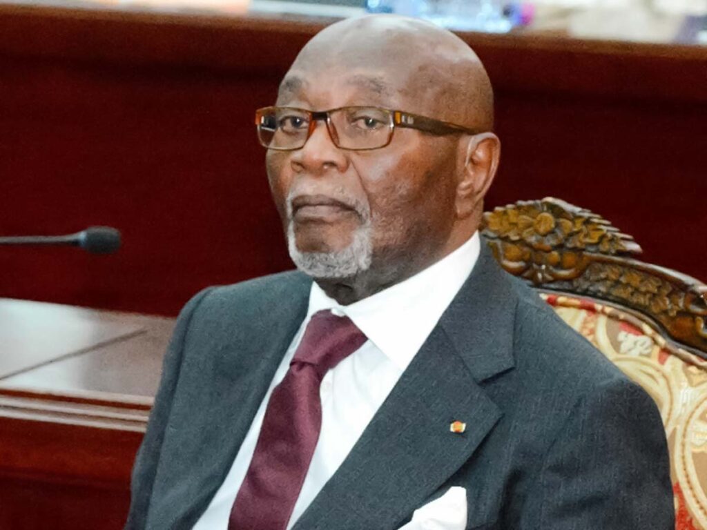 Togo : Jean-Lucien Savi de Tové entre en scène au nouveau palais ...